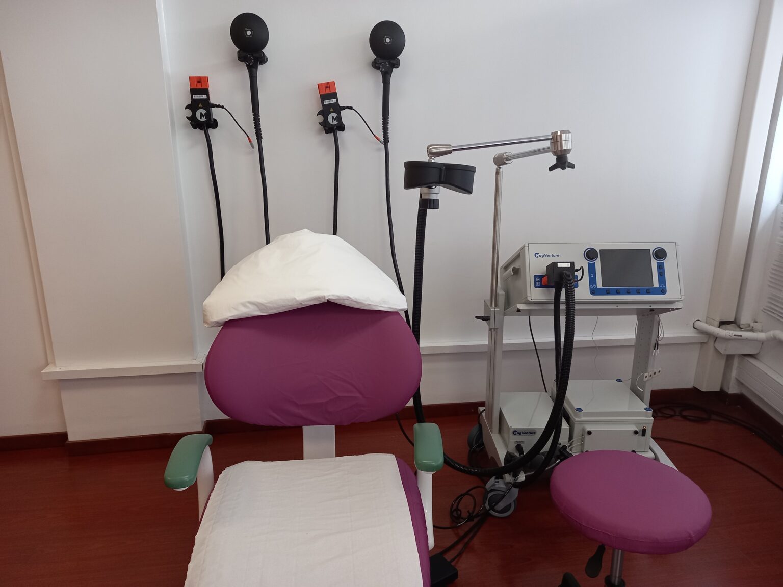 Stimulation Magnétique Transcrânienne répétitive (rTMS) - Centre anti douleur du Pacifique